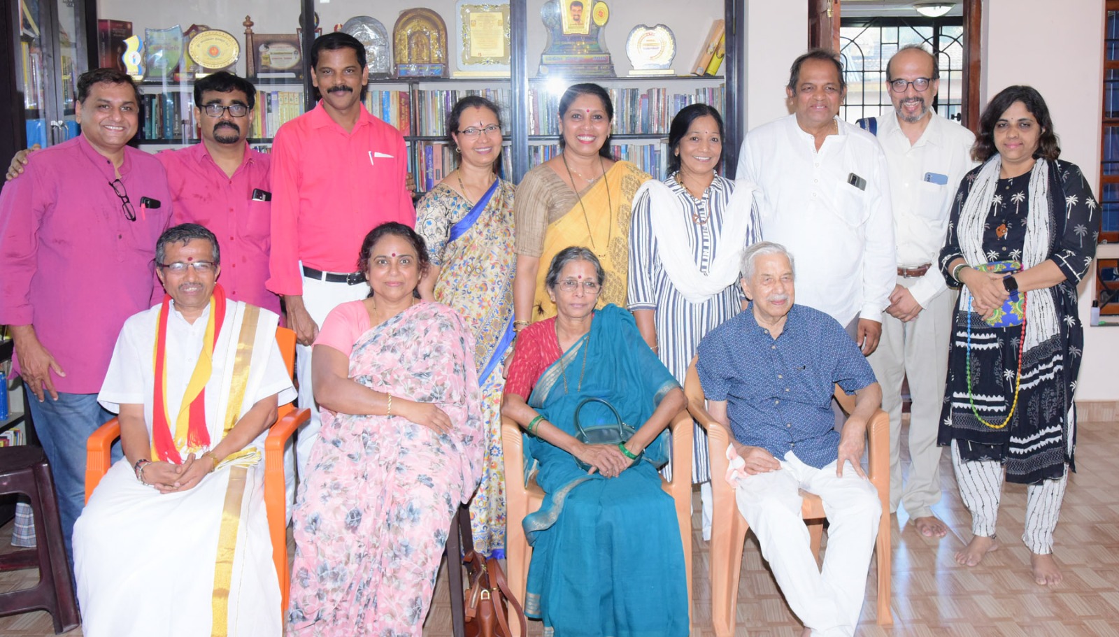 ಸಾಹಿತಿ ಶಶಿಕಲಾ ಚಂದ್ರಶೇಖರ್ ರವರಿಗೆ ಸನ್ಮಾನ - Roovari