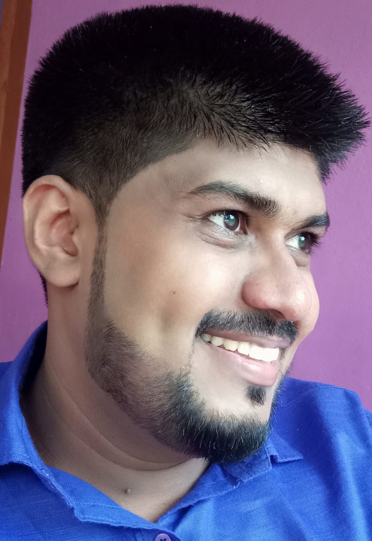 ಧ್ಯಾನಸ್ಥ ಕವಿತೆಗಳ ʼಬಂದರಿಗೆ ಬಂದ ಹಡಗುʼ - ಡಾ. ರವಿಶಂಕರ ಜಿ.ಕೆ. - Roovari