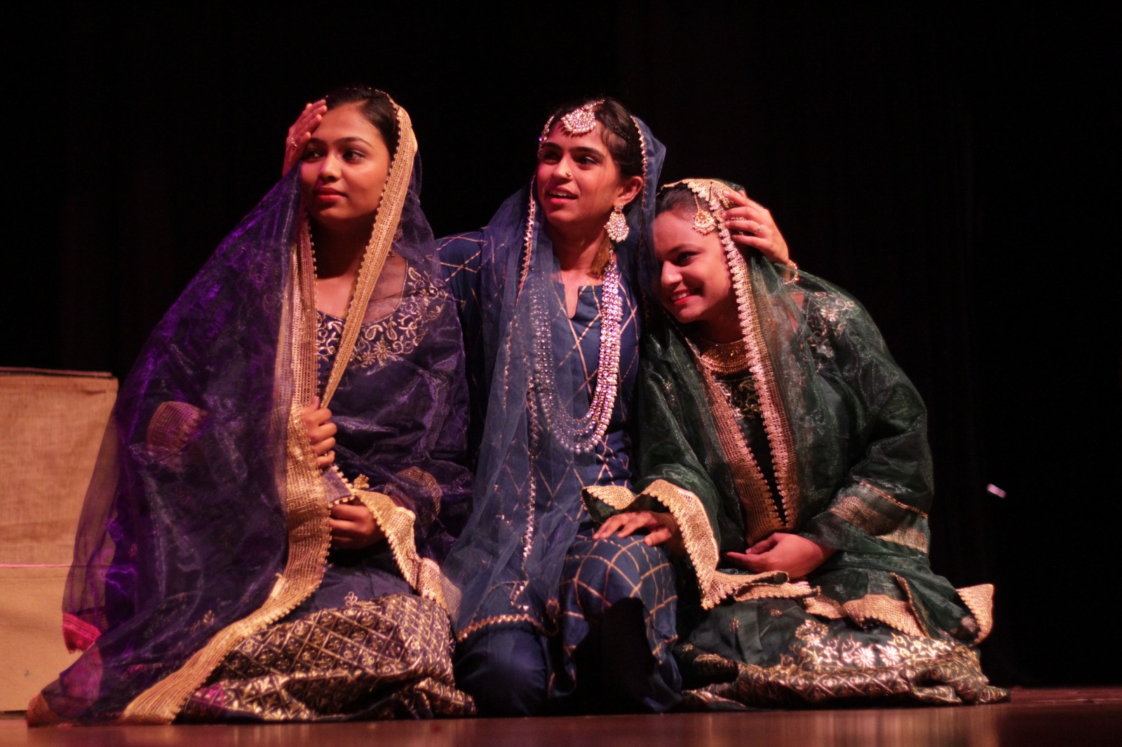 ಬೆಂಗಳೂರಿನ ಕಲಾಗ್ರಾಮದಲ್ಲಿ ‘ರಾಕ್ಷಸ ತಂಗಡಿ’ | ಮೇ 13ಕ್ಕೆ - Roovari