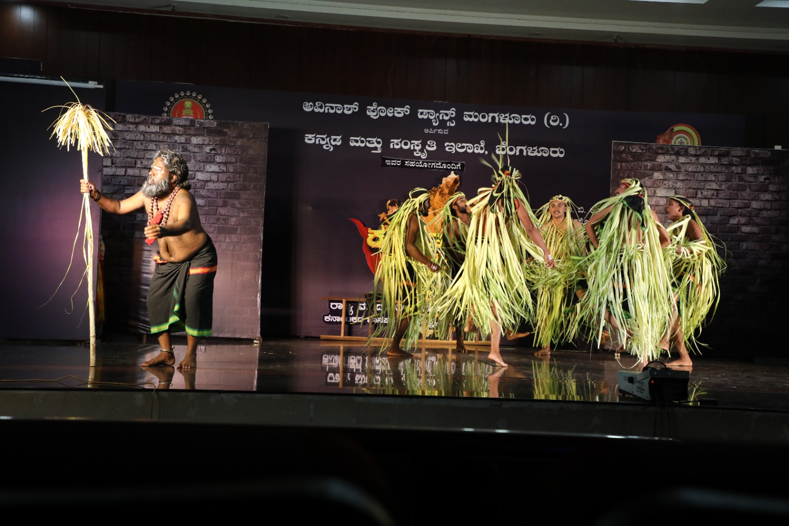 ಮಂಗಳೂರಿನಲ್ಲಿ ರಾಜ್ಯಮಟ್ಟದ ವಿವಿಧ ವಿನೋದಾವಳಿ ಸ್ಪರ್ಧೆ ‘ಕರುನಾಡ ವೈಭವ 2024’ - Roovari